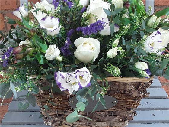 Basket arrangement large